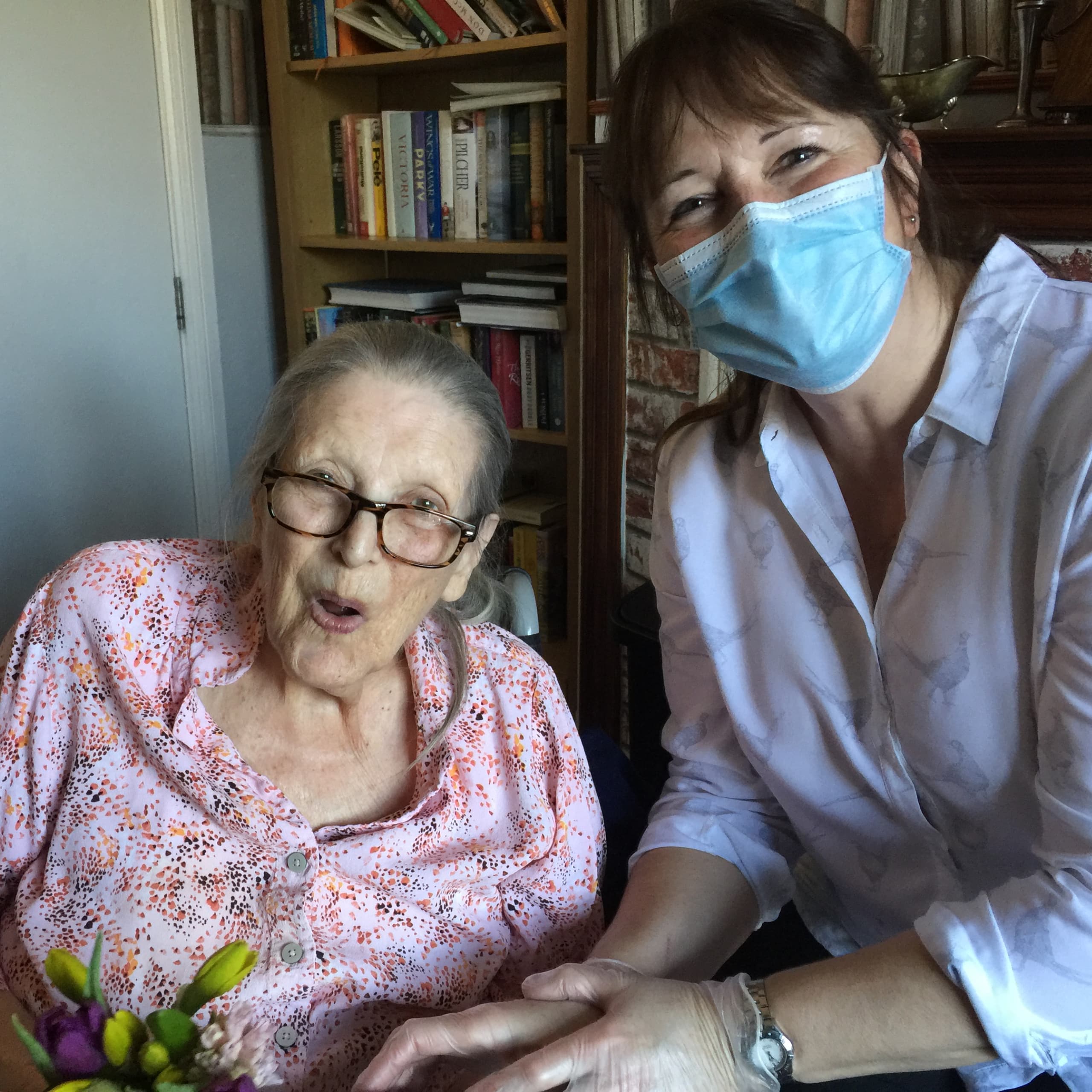 Visits Resume at Reigate Care Home - Larchwood Care